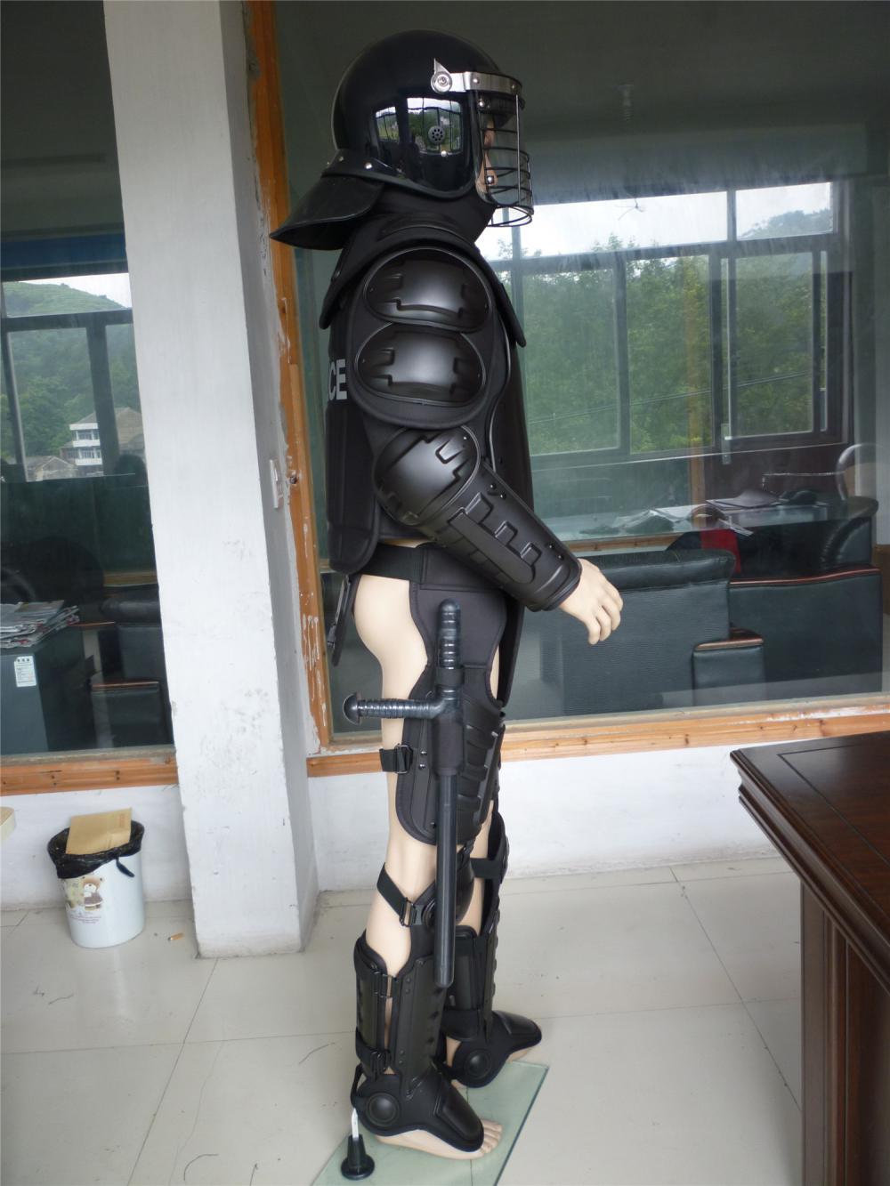Riot Gear in Full Body Armor Suit China Manufacturer
