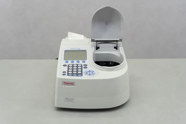 How Does a Spectrophotometer Work? Let’s Break It Down!