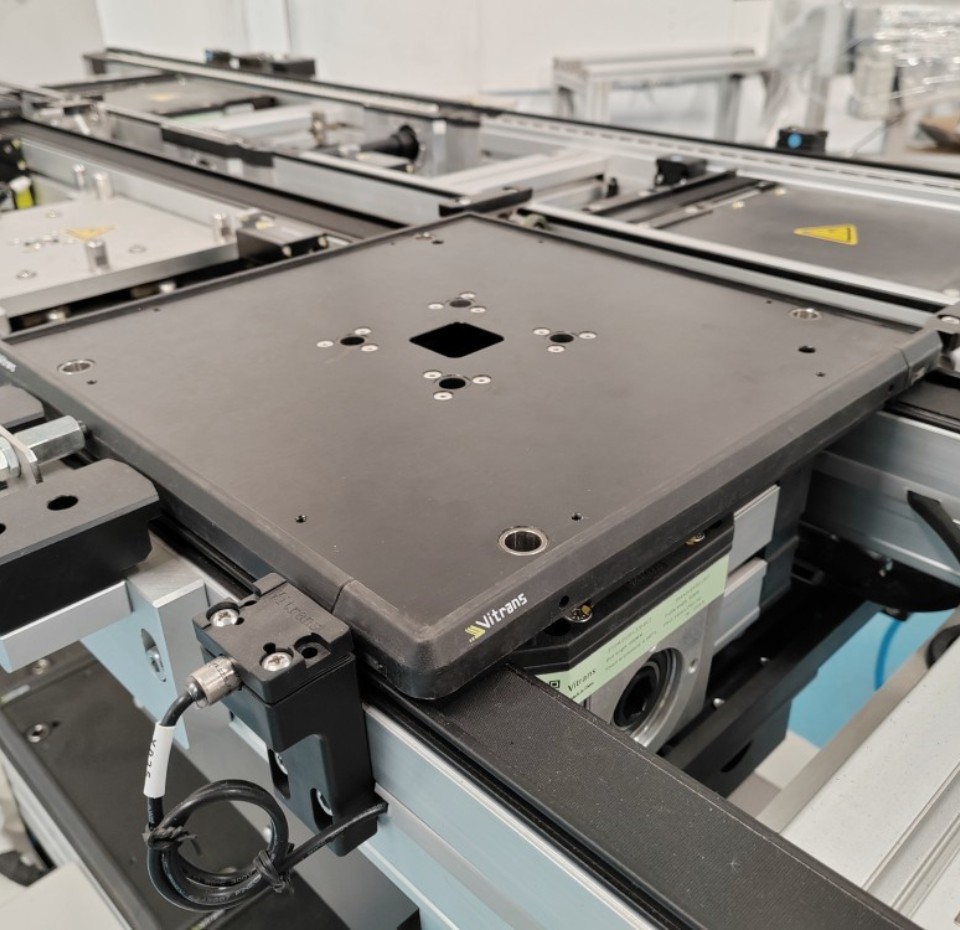 Pallet conveyor systems with belt & chain for production/assembly line